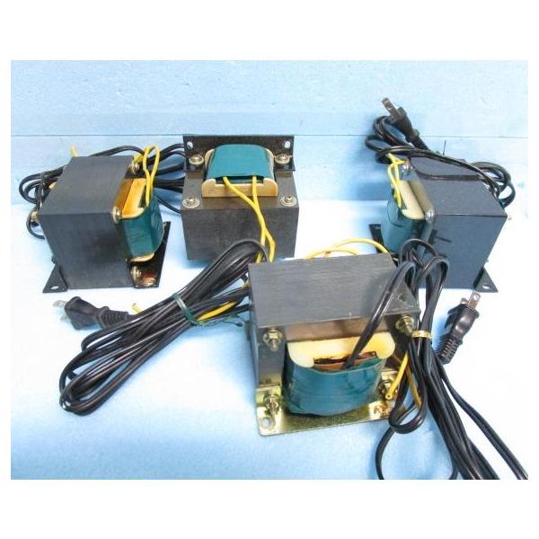 【実機用トランス/変圧器】100V=24V (中古品)156VA=6.5A (4個セット)100V側(黒)は、約/2mでコンセント付き24V側(黄色)は、10cm程できれております。差し込み口無し中古の為、傷や汚れ・カケなどが有る事がござい...