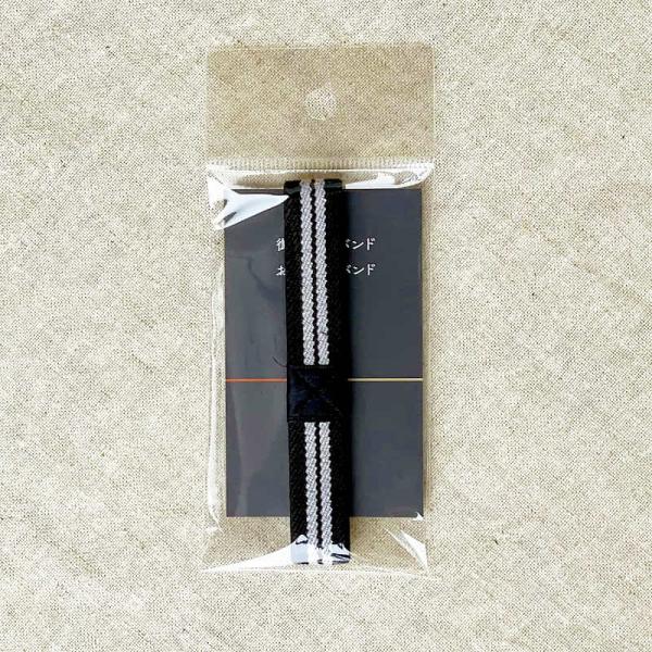 ジャバラ型の御朱印帳が開いてしまわないよう、とめておくバンドです。伸縮性のあるゴムバンドですので当店で取り扱っております御朱印帳(横11cm×縦16cm)のサイズはこちろん、一回り大きいサイズの御朱印帳(横12.5cm×縦18.5cm)の御...