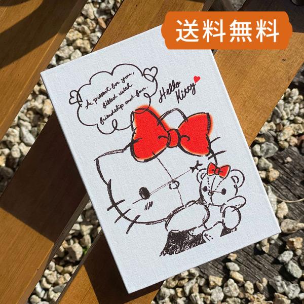 御朱印帳とは、神社や寺院でご朱印を頂く帳面です。ホリーホックのキャラクターシリーズ御朱印帳。御朱印帳の紙は日本の多くの神社仏閣の御朱印帳で使用されております白色の和紙です。伝統技術を持つ職人が1冊1冊、手作りで蛇腹の御朱印帳を製本しておりま...