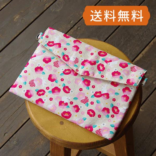 大切な御朱印帳を入れておく御朱印帳袋です。当店の大判朱印帳(縦18cm×横12cm×厚み1.5cm)を2冊、または200頁朱印帳（縦18cm×横12cm×厚み4cm）を1冊、収納することが可能です。椿と可愛いうさぎが描かれたモダンなデザイン...