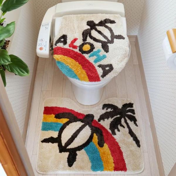 ハワイアンデザインの華やかなトイレタリーセットです♪ふかふかな触り心地で、トイレがリラックス空間に！※洗濯機のご使用の場合は手洗いモードでお願いします。サイズ：約W42×45/W60×55cm重量：750g素 材：ポリエステル100％