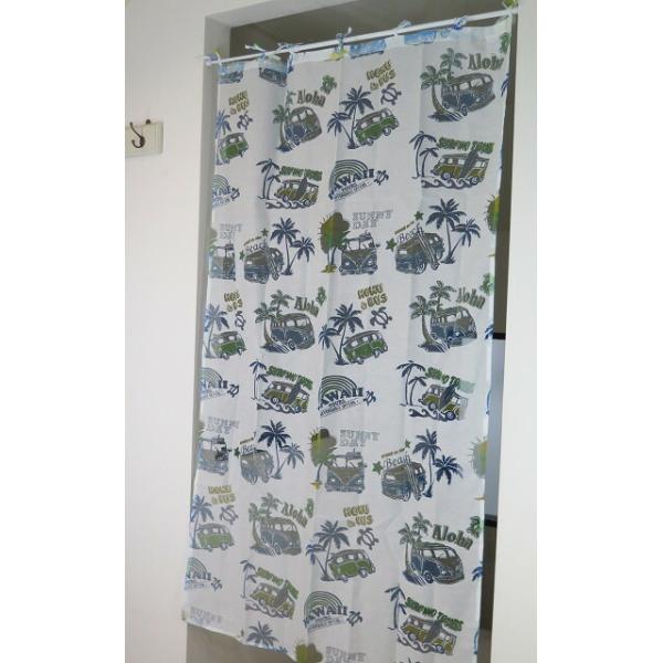 爽やかなカラーのハワイアンカーテンです。オパール加工の透けた生地が優しく光を通します。お部屋のインテリアや贈り物にも喜ばれます♪サイズ：約 横105×縦178cm素材：ポリエステル 60%・コットン 40％上部：結ぶタイプです