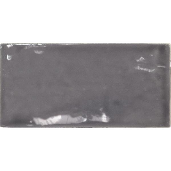 MASIA マシアハンドメイドの味わいがある古典的な壁タイル。わずかな凹凸と釉薬が、色に深みを添えています。【商品についてのご注意】●メンテナンスには、酸性やアルカリ性の洗剤・クレンザーは使用しないでください。●水掛かりの多い箇所へは使用し...