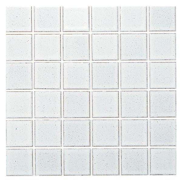 和の焼きものらしい表情と多様な形状が魅力のシリーズです★出荷単位：シート　■スペック■使用箇所：屋内壁、浴室壁B1［磁器質］｜施釉・鋳込み成型1［磁器質］｜耐凍害商品名：インテリアモザイク　美釉彩（びゆうさい）形状名：50mm角ネット張り目...