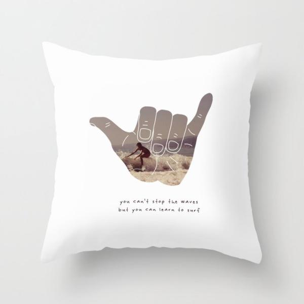 Society6(ソサエティシックス)のデザイナーズ「クッションカバー」です。 世界中のアーティストデザインのおしゃれなクッションカバーが、 あなたの家のどの部屋にもぴったりのアクセントとなるでしょう。 デザイン豊富な品揃えをお楽しみ下さい...