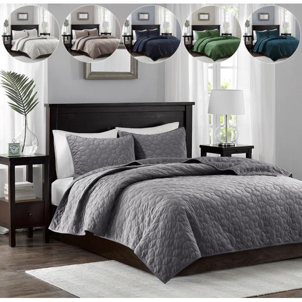 Madison Park(マディソンパーク)の3ピース上掛け布団(QUILTED COVERLET)セットです。 クラシカルなデザインをモダンにアレンジした、スタンダードな無地のデザインが大変人気のブランドです。◆セット内容◆　3点(上掛け...