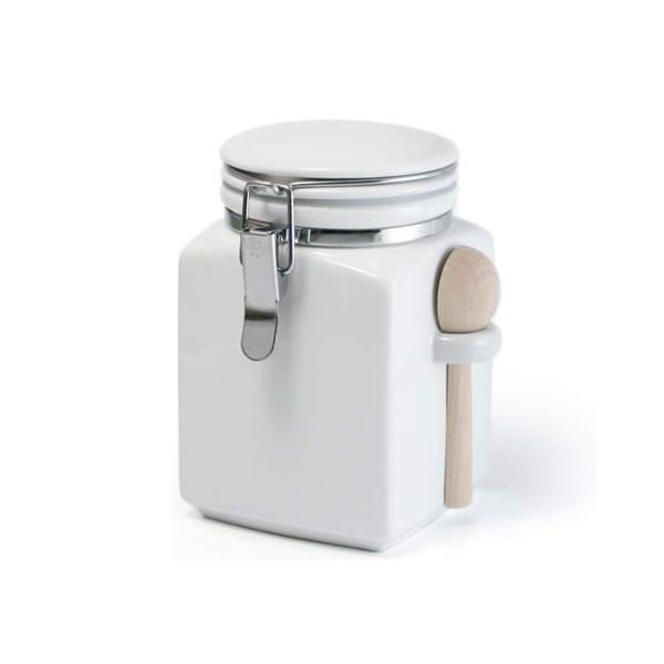 セラミックキャニスターはZEROJAPANの原点とも言えるアイテム。アメリカ西海岸の別荘のオーナーが一年間の長期保存にも耐えうるその性能に感動し、評判が広まったことからはじまりました。透光性のない陶器のボディは食品の劣化の大きな原因となる光...