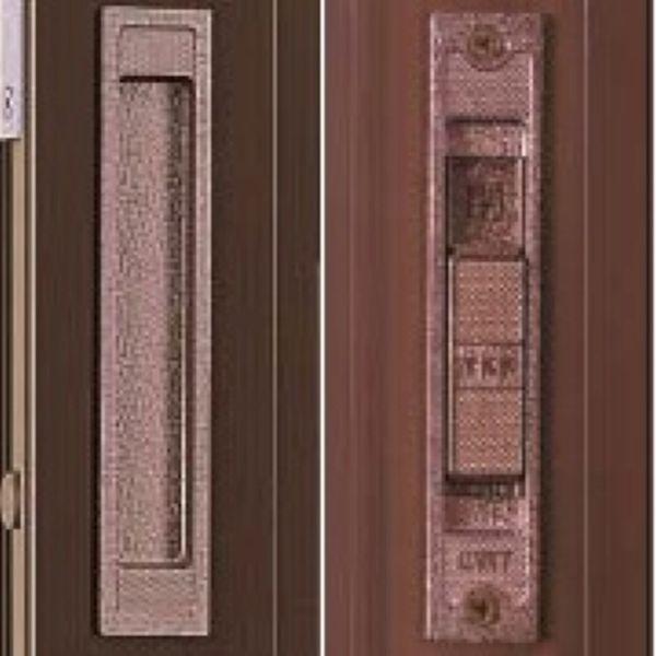 送料込み YKK 玄関引戸 戸先錠 部品名 : 戸先内締り錠 HHJ-0410部品コード CHHHW-HHJ-0410：ステンYBHHW-HHJ-0410：ブロンズYKHHW-HHJ-0410：ブラックYSHHW-HHJ-0410：シルバー...