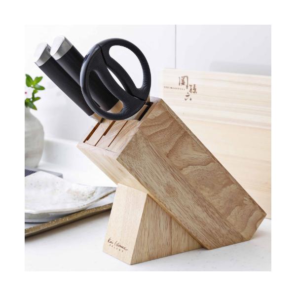 貝印 Kai House SELECT 木製ナイフブロック AP-5321刃渡り220mmまでの包丁3本とキッチンはさみが収納できる木製ナイフブロックです。システムキッチンの上においても楽に取り出せるコンパクトな設計。内部のプレートを外して...