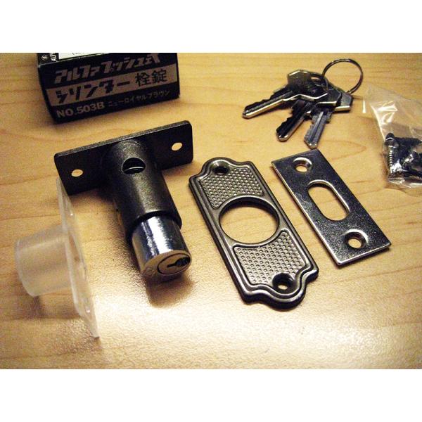 引違戸専用錠ワンプッシュで簡単施錠概要・特長操作しやすいプッシュタイプ取り付けやすい貫通式