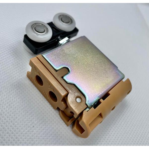 NEWタイプ　レバーで施工性アップ！工具を使わず扉を着脱でき、扉の上下、扉の木口面から見た左右調整が可能な木口堀込タイプ。跳ね上がり防止ナット付※現場、マンション物件などのまとまったときはお見積りいたします。