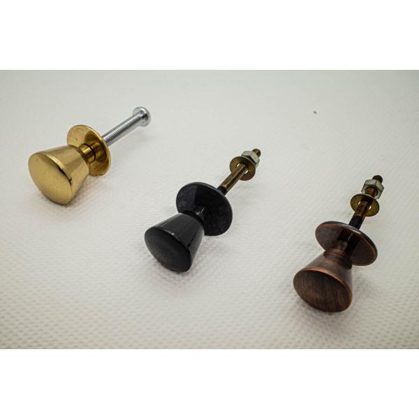 現在は東洋シャッター　オーシマ事業部がメーカーとなり弊社は　この代理店として長い　歴史がございます。廃盤品など倉庫にあるものだけを　このショップで販売いたします6051　キャビネットノブ材質：真鍮