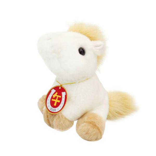 サイズ：約15cm（床から頭のてっぺんまでの高さ）毎年吉徳から出される干支のぬいぐるみ。2026年は午年なのでカワイイ白馬のぬいぐるみです。手のひらサイズで玄関やお部屋などにちょこんと置きやすいです。ちょっとしたお年賀がわりのお土産にもどうぞ。