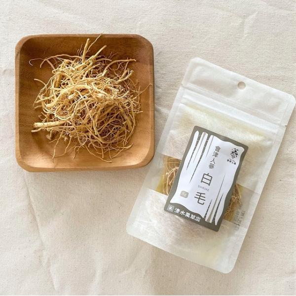 商品詳細 内容量：白毛 8g原材料：オタネニンジン(会津産)　 会津産オタネニンジンの細根を、丁寧に洗ってそのまま乾燥しました。一日2〜5gを煎じて飲むか、てんぷらなどの料理にご使用ください。本品は天然物のため、吸湿してカビやムシが発生する...