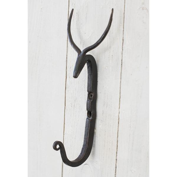 アイアン シングル ウォール 動物フック商品名：フェールアニマルフックB　JR07サイズ：W8.3〜9×D6×H20〜21cm材質：アイアン●ビスなし●ハンドメイドのためネジ穴の位置が異なる場合やサイズ、曲がり具合など仕上がりに個体差がござ...