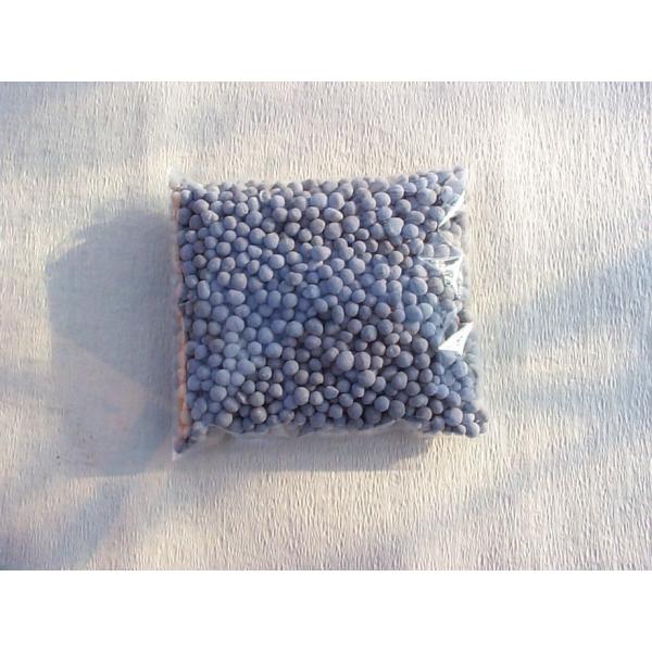 花はもちろんのこと、バラや野菜、ハーブ、観葉植物などにも、幅広く使用できます。窒素、リン酸、カリが10％ずつ入っています。肥料で害がでる心配もありません。この肥料は、固形です。植え付け後、土の上にまいておくだけで、水やりの度に溶け出して長く...