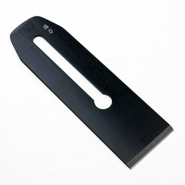 製品仕様■サイズ：全長205mm 幅60mm 厚み約3.0mm（3.0〜3.3mm）※詳細は写真をご参照ください。■材質：刃先 青紙1号■製造：日本製■注意：・適合機種はお使いの洋鉋の刃のサイズよりご確認ください。Lie-Nielsen（リ...