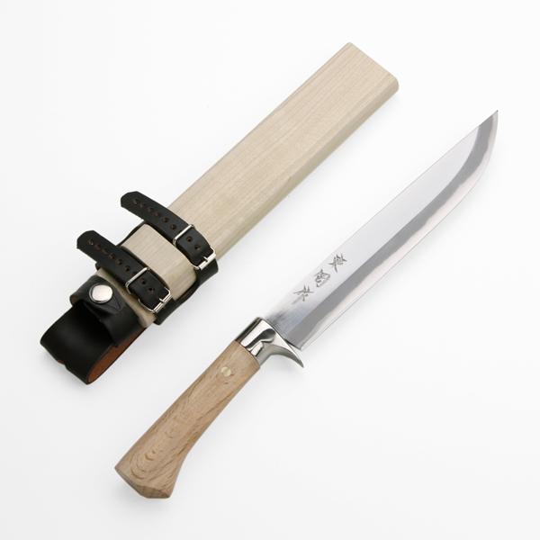 製品仕様■サイズ：全長約335mm 鞘入全長約380mm刃部 刃渡り約210mm 刃幅約33mm(刃元) 刃厚約5mm柄部 長さ約120mm 厚み約25mm 幅約37mm■重量：本体約300g■材質：刃 青紙鋼■刃の形状：両刃■刃の仕上げ：...