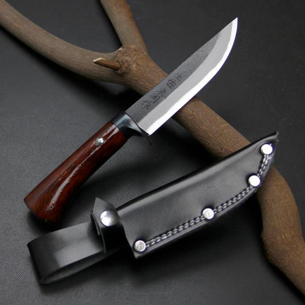 製品仕様■サイズ：全長約235mm 鞘入全長約260mm刃部 刃渡り約120mm 刃幅約27mm(刃元) 刃厚約5.5mm柄部 長さ約110mm 厚み約25mm 幅約37mm(ツバ)■重量：本体約170g 鞘含む約190g■材質：刃 白紙鋼...