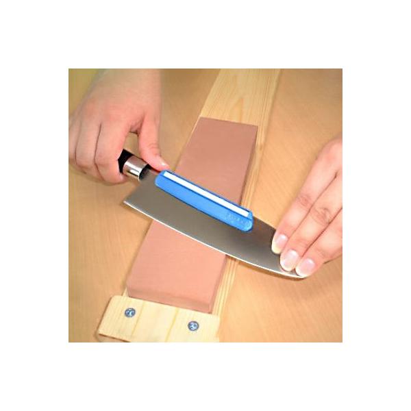 製品仕様■サイズ：100mm×13mm×16mm■材質：グリップ部  6ナイロン砥石に当たる部分  アルミナ系セラミック■製造：日本製■特徴：砥石で包丁を研いでよく切れるようにしたいけどなんだか難しそう。そんな方にピッタリの包丁研ぎホルダー...