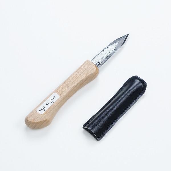 製品仕様■サイズ：全長約150mm(ケース含まず)刃部 刃渡り約55mm 刃幅約13mm(最大) 刃厚約2.5mm柄部 長さ約95mm 幅約23mm 厚み約13mm■重量 ：本体約23g(ケース含まず)■材質 ：切刃 青紙2号 柄 けやき■...