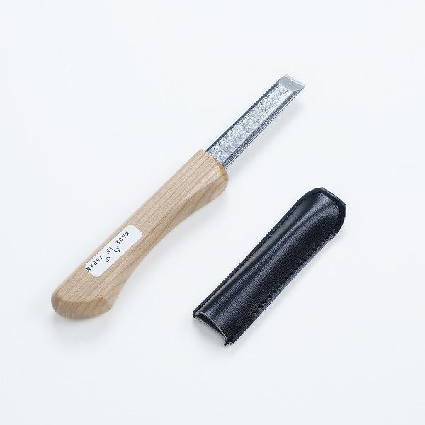 製品仕様■サイズ：全長約153mm(ケース含まず)刃部 刃渡り約57mm 刃幅約13mm(最大) 刃厚約2.5mm柄部 長さ約95mm 幅約22mm 厚み約13mm■重量 ：本体約26g(ケース含まず)■材質 ：切刃 青紙2号 柄 けやき■...