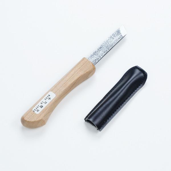 製品仕様■サイズ：全長約155mm(ケース含まず)刃部 刃渡り約60mm 刃幅約13mm(最大) 刃厚約2.5mm柄部 長さ約95mm 幅約22mm 厚み約13mm■重量 ：本体約28g(ケース含まず)■材質 ：切刃 青紙2号 柄 けやき■...
