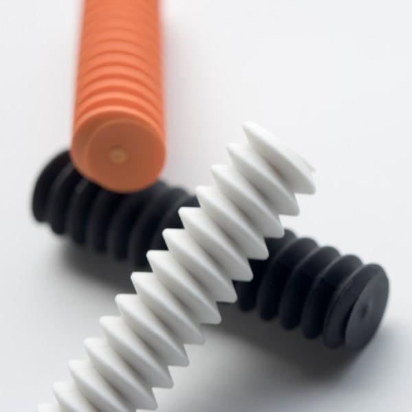 面と線で消すカタチ♪METAPHYS（メタフィス）vissMETAPHYSの語源は、「すべての存在の基本原理を追及する学問」を意味するMETAPHYSICSです。そのモノの存在意義、最もあるべき姿を１から考え直す作業を経て、一つ一つ再構築し...