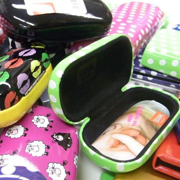 持っているだけで楽しくなるデザインとカラー♪LEGAMI（レガミ）MINIイタリア語で「絆」という意味を持つ”LEGAMI（レガミ）”は、2003年4月にミラノで誕生した新興のステーショナリーブランドです。カラフルでポップな色使いと上質な素...