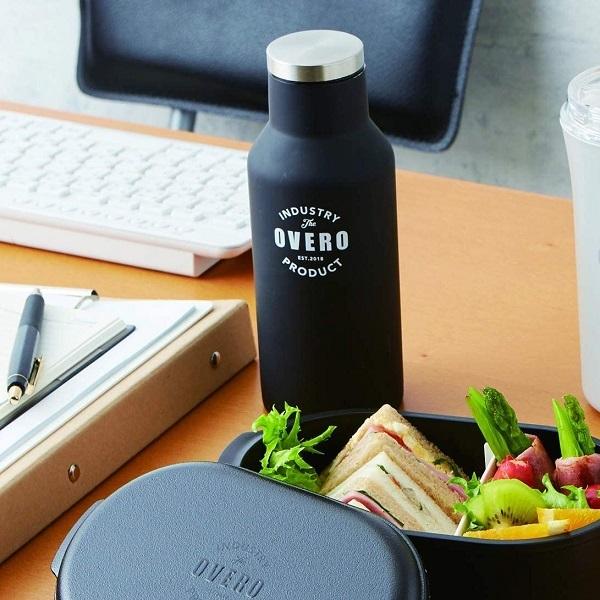 シンプルを極めたミニマルなデザインが印象的なステンレスボトル！保温保冷効果に優れた中空二重構造で、軽量なので持ち運びにも便利。カバンに入れておいても邪魔にならず、氷や飲み物が入れやすい広口デザインで、毎日のお弁当には勿論、通勤や通学、スポー...