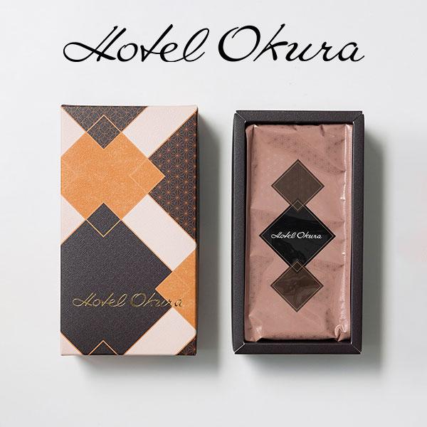 国際基準のクーベルチュールチョコレートと北海道産牛乳をたっぷり使用。リキュールを隠し味にチョコレートの味わいと口どけが際立つ、コクのあるしっとりと濃厚なケーキです。