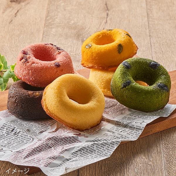 釧路のたまごやさん「道東鶏卵」のキャラクター「たまごろうくん」とコラボした焼きドーナツです。甘さ控えめのしっとり食感で、卵のコクがたっぷり感じられます。