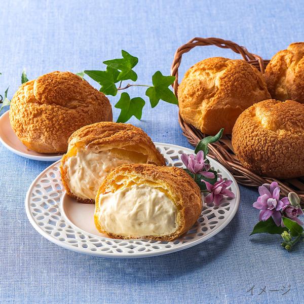 なめらかなカスタードクリームとコクのあるミルククリームのクッキーシューのセットです。