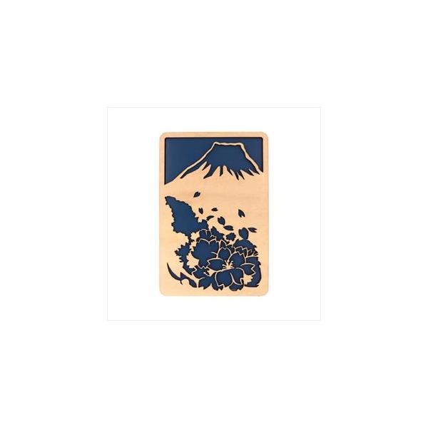 両面に華やかなデザインをほどこした、ぬくもりを感じる木の切り絵メッセージカード。表裏で異なるデザイン。もらった側は同封の専用スタンドで飾って楽しめる！