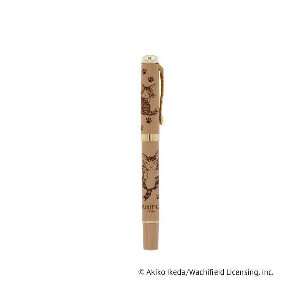 大人気『猫のダヤン』がデザインされた高級感のある万年筆。ダヤンの肉球がかわいい！ファンの方から絶大な人気を誇る「にゃんキュー」のアートをメインに据えた愛らしいデザイン。プリント・本体をブラウンカラーで整えたことで派手になりすぎず、どなたでも...