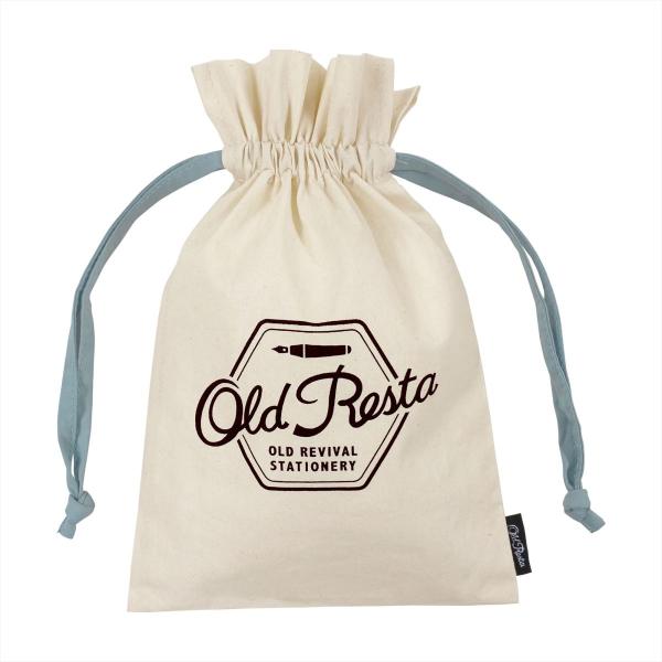 文具女子博プロデュース！文具メーカーコラボ雑貨OldResta(オールドリスタ)OldRestaトートシリーズとお揃いデザインの巾着ポーチです。カバンの中で散らばり勝ちな小物をまとめるのに最適なサイズ。トートとお揃いで持ってみては？本体：コ...
