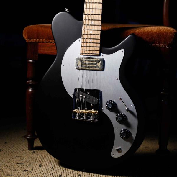 鳴らした瞬間から心地よく響き渡る明瞭で軽やかな弦振動に驚かされること間違いなし2025 NAMM SHOWで発表されたニューモデルで、この価格帯の中では、かなり革新的な構造と鳴りを持つギターです。＝SPECIFICATION＝Weight:...