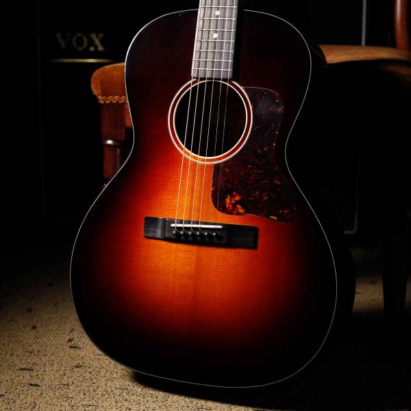 OO Traditionalシリーズである本機はComfort Meets Versatilityをテーマに、快適な使い心地/幅の広い汎用性を持たせたOOスタイルとして製作されています。ボディは全て単板で構成されており立ち上がりの良さ、素早...