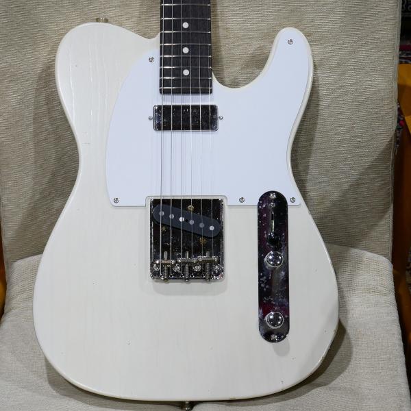 15 Nightは1Pアッシュボディのローズウッドフィンガーボード仕様で、スラブ期のモデルをベースにしたモデルです。フロントのミニハムバッカーはDiMarzio DP-240、P-90はオリジナルのVegas ピックアップで、リアは両バージ...