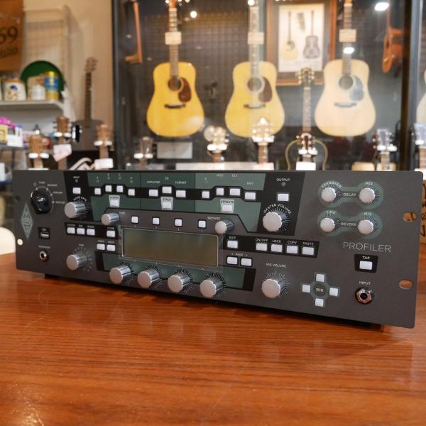 店頭長期在庫品につきお買い得価格にて。展示品につき小傷等がある場合がございます。予めご了承ください。3Uラックサイズのラック型Kemper。DTM環境、ライブユースとラック型だからこその使い心地が欲しい方にはこちらがおすすめです。---Pr...