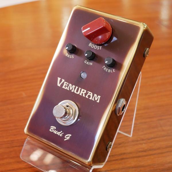 ドライブペダル、クランチしたアンプのプッシュはもちろん、クリーントーンの補正として、バッファー的に使用するもOKです。"Gritty Gain"の名の通り、サウンドにザラツキ、サチュレーション感をプラス出来る、一味足せるペダルです。SPEC...