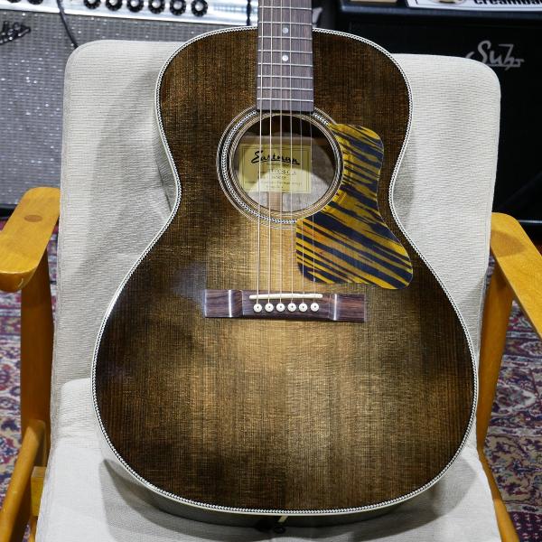 サイド＆バックにメイプル材を使用した14フレットジョイント、パーラータイプのコンパクトなモデルサイド＆バックがメイプル材によるパリッと明るいトーンが魅力のモデルです。スペックTop Wood：Solid Sitka SpruceBack S...