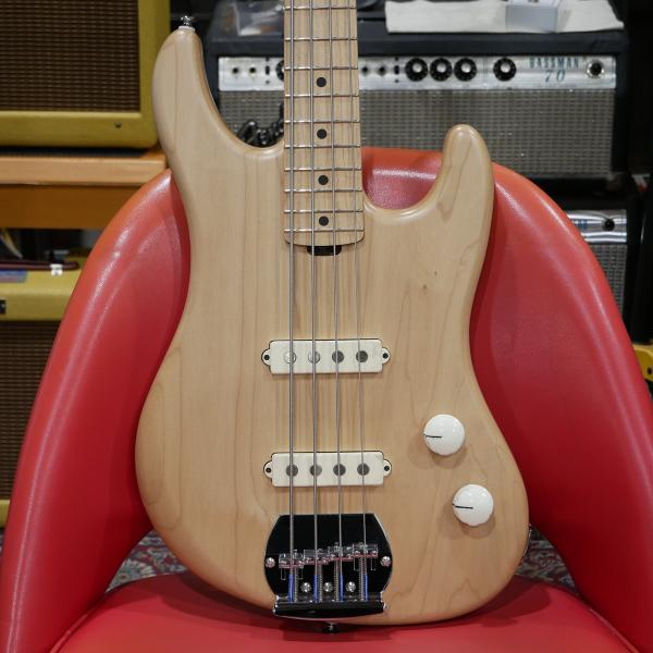 ※Factory Second品について本モデルは通常品と区別するためヘッド裏面に「X」の刻印が施されたFactory Secondモデルとしての入荷です。ボディに節や擦り傷、木材の色ムラなど、外観に個体差が見られるものが中心となりますが、...