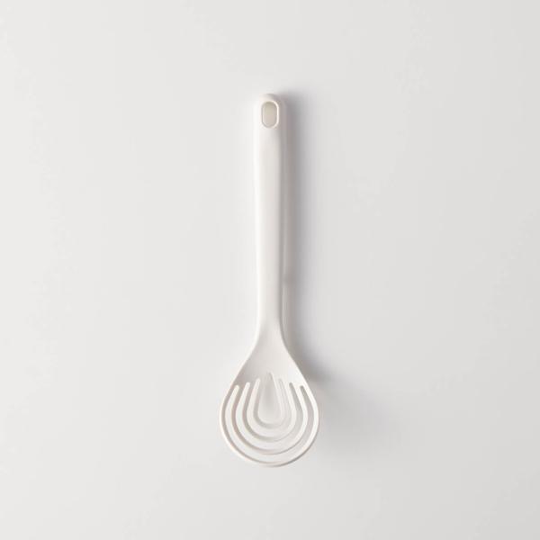 ●冷たい水に触りたくない時や、手あれやネイルが気になるときに便利な米とぎスティック。●スプーン形状なのでお米を傷つけにくく軽くまわすだけでしっかりとぐことができます。●泡だて器としても使えるので、生クリームやお好み焼きのタネづくりに重宝しま...