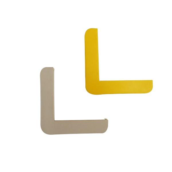 【置き配非対応】コーナーガード（当て板式）用のエンドキャップ(大)です。カラー：イエロー、アイボリ内容量：1個入り生産国：日本製組み合わせてお使いいただけるコーナーガードCHG-LY10イエローCHG-LY10×5イエローCHG-A10アイ...