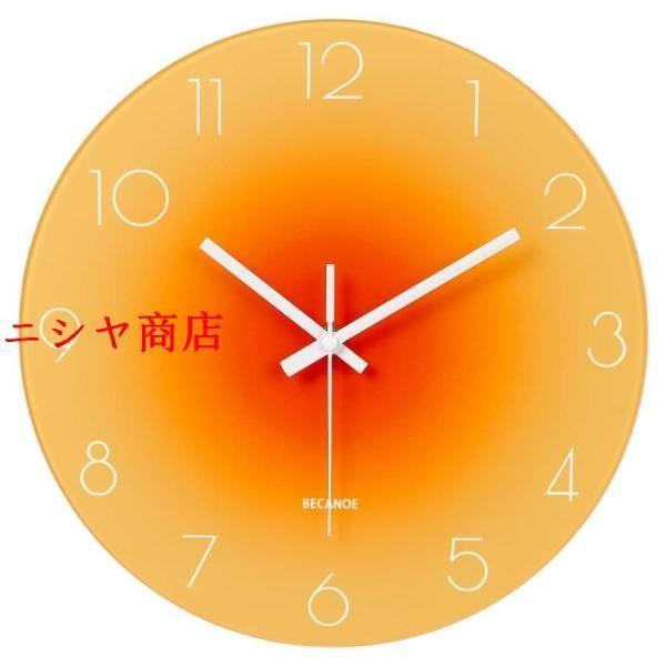 オレンジのクラシック盤面とホワイトのアラビア数字が美しいデザインの掛け時計です。お部屋に上質なイメージを与え、空間を演出してくれます。時計本体が強化ガラスを採用して、高級感があります。カバーがなくて、簡単です。サインレントムーブメント仕様な...