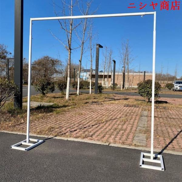 金属製の結婚式のアーチは丈夫で錆びにくく、何度でも再利用できます。引き込み式のアーチの背景、太い四角いチューブ、拡大されたベース、高さと幅が1.5?3mの引き込み式。ユニークなデザインで、金属製のアーチを花、籐、緑の葉、風船、チュール、LE...