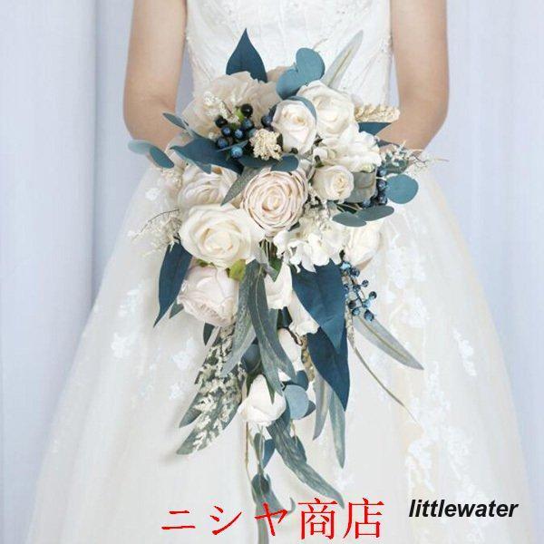 ●可愛らしいローズのブーケです。贈答品やインテリアに最適です。●セット内容：ウエディングブーケ●サイズ：直径約25CM写真参照（手作りのため、サイズは多少前後します。）●花束形：ラウンド型