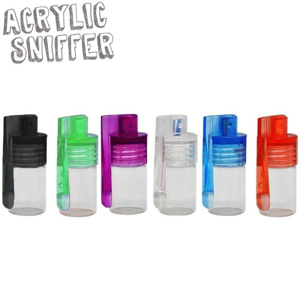 嗅ぎタバコ用スニッファーボトルです。フタの部分に小型スプーンが付いています。◆仕様・高さ　　：約4cm・本体幅　：約1.6cm・素材　　：ボトル部分ガラス、フタ部分プラスティック・商品は１個となります。・カラーはお任せとなります。（画像以外...