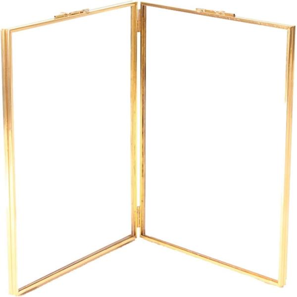 バリエーションコード : 2B23NJUG25・お洒落なガラスのフォトフレームです。超透明のガラス製で、頑丈な金属のフレームエッジが特徴です。お気に入りの写真やポストカードを飾っておくことができます。他にも植物標本、ドライフラワー、葉、羽毛...